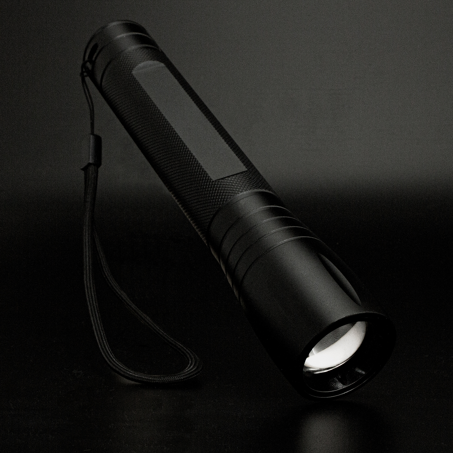 TRENDS | Swiss Peak 10W Cree Torch