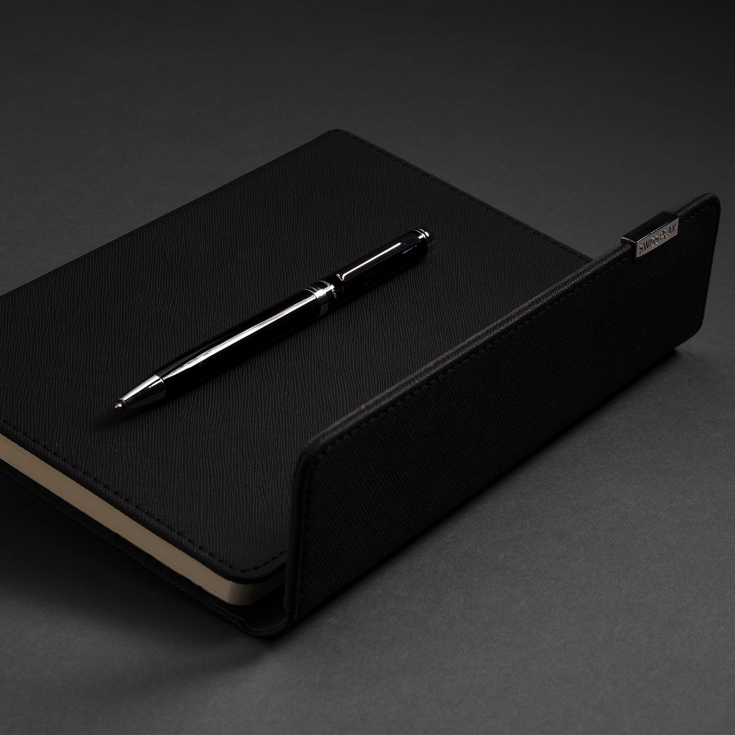 TRENDS | Swiss Peak A5 Notebook and Pen Set