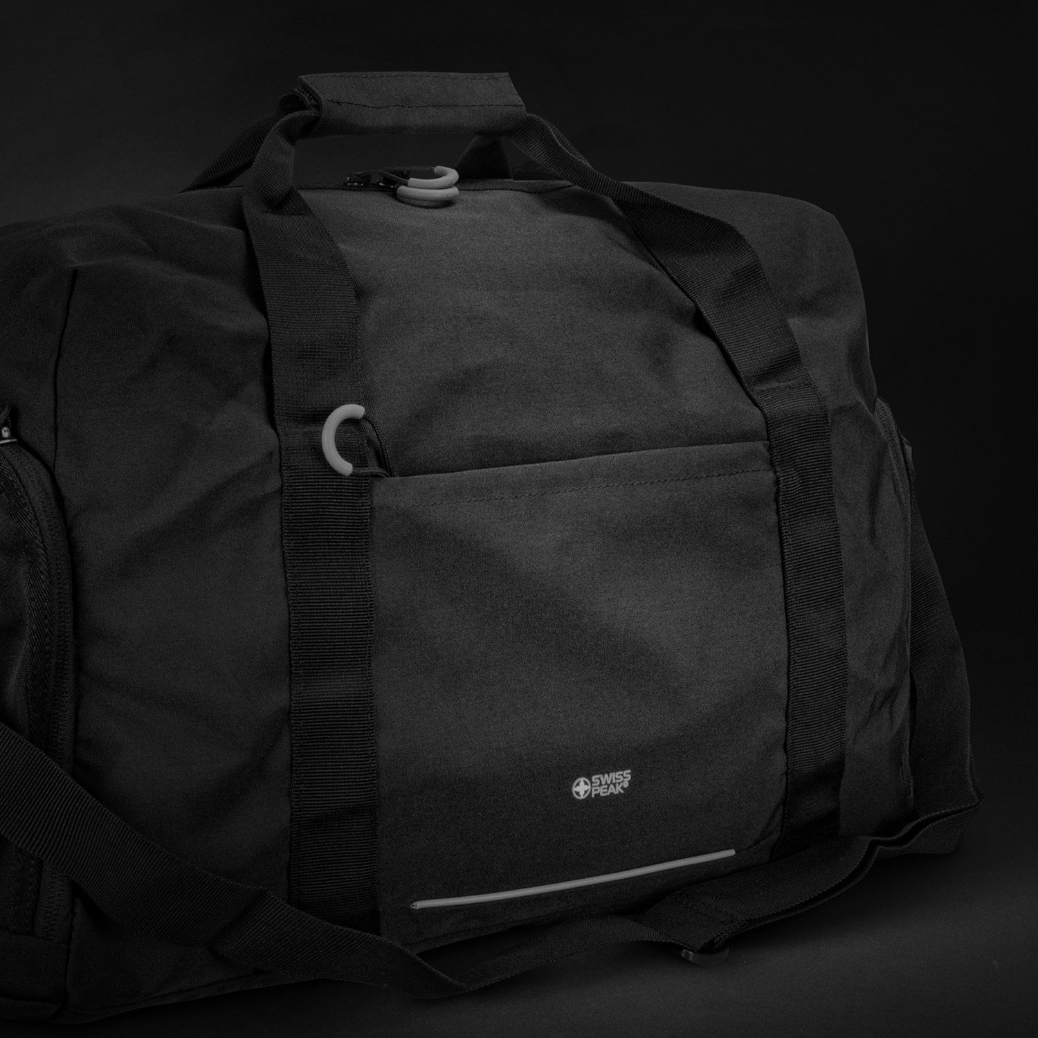 TRENDS | Swiss Peak RFID Sports Duffle Bag