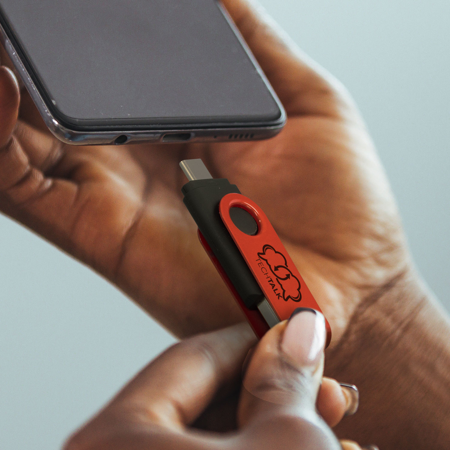 TRENDS | Helix 16GB Dual Flash Drive