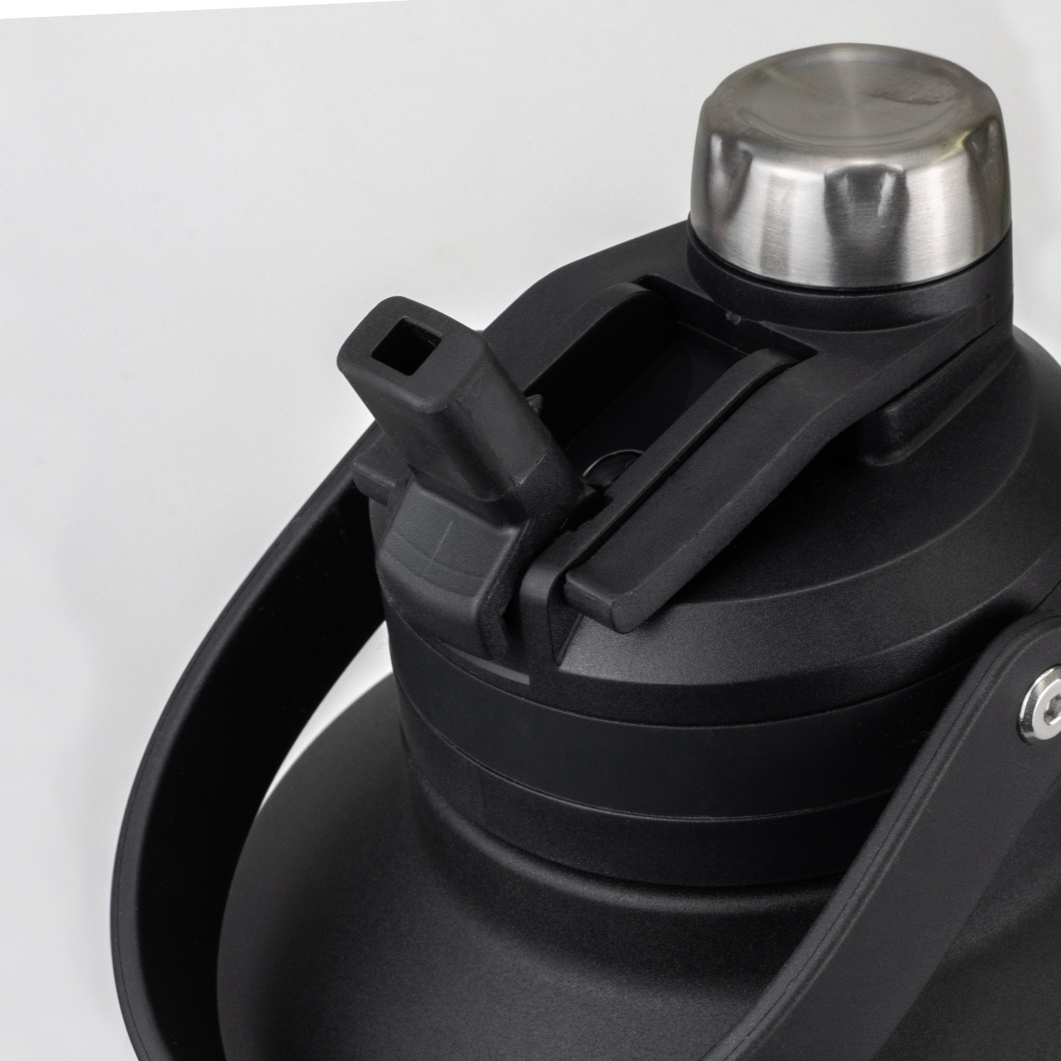 TRENDS | Grizzly Vacuum Bottle - 2L