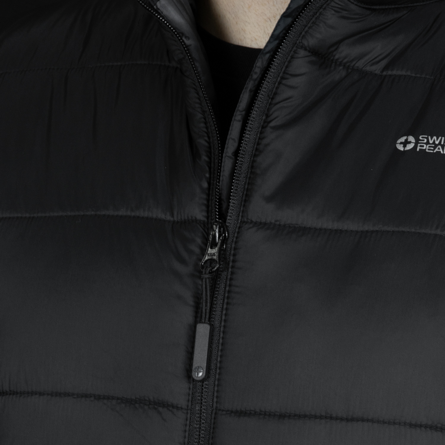 TRENDS | Swiss Peak Urban Puffer Vest