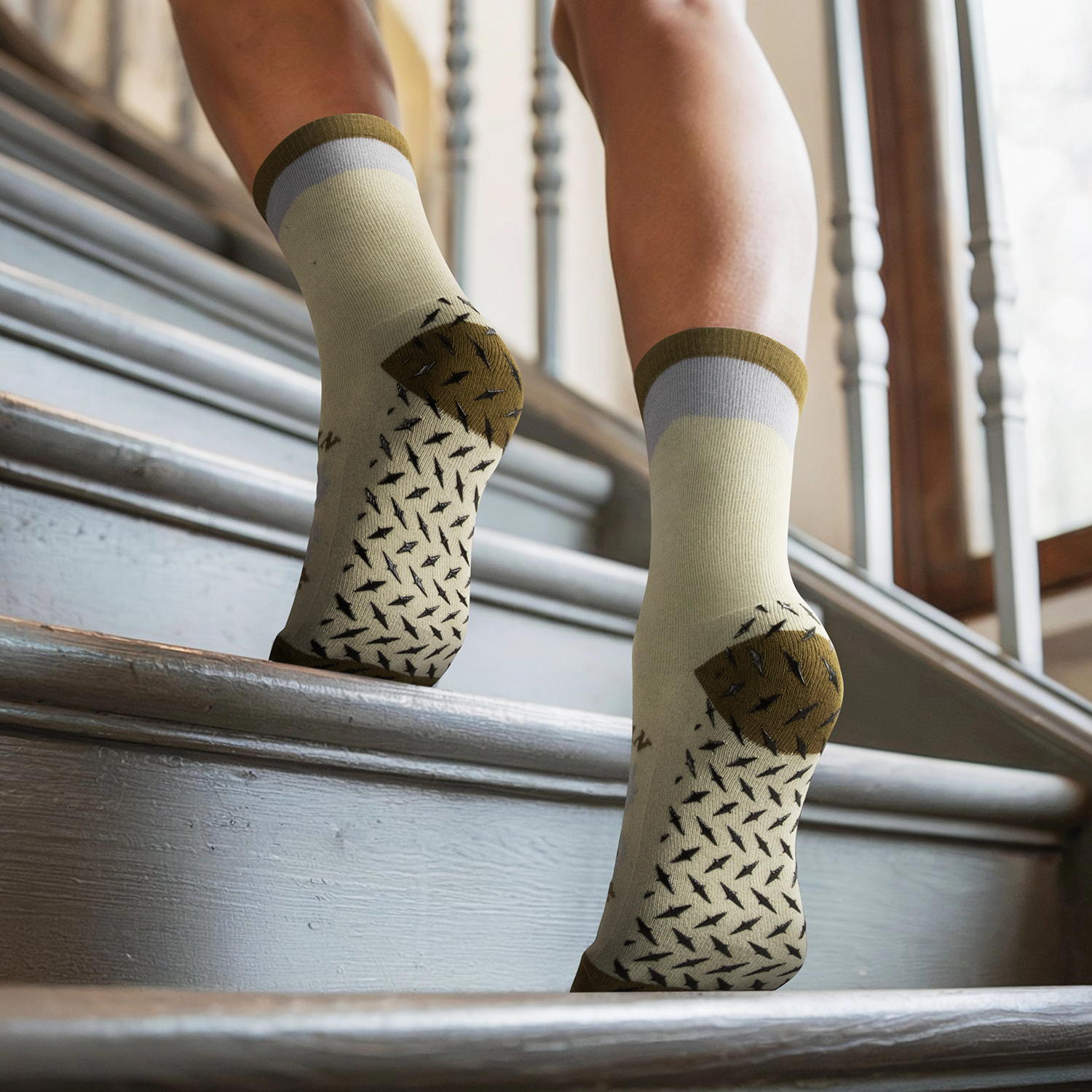 TRENDS | Nero Crew Grip Socks